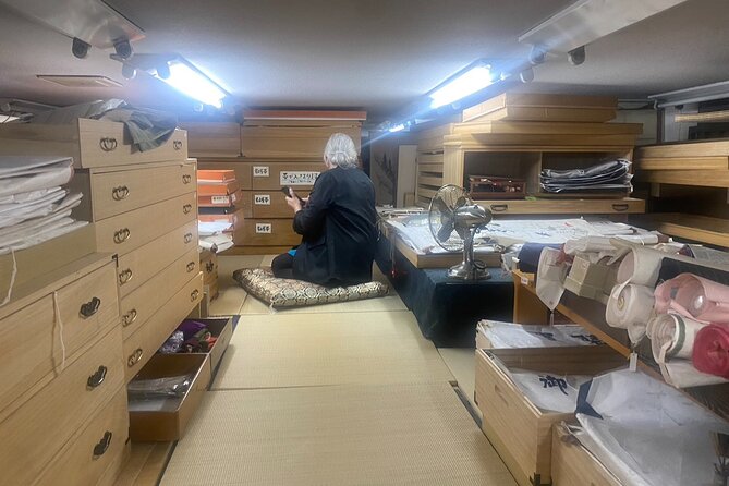 Tour of Antique Shops, Cultural Stores Known Only to the Locals - Tour Experience and Highlights