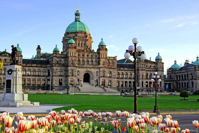 Tour of Butchart Gardens and Victoria from Vancouver - A Deep Dive into the Experience