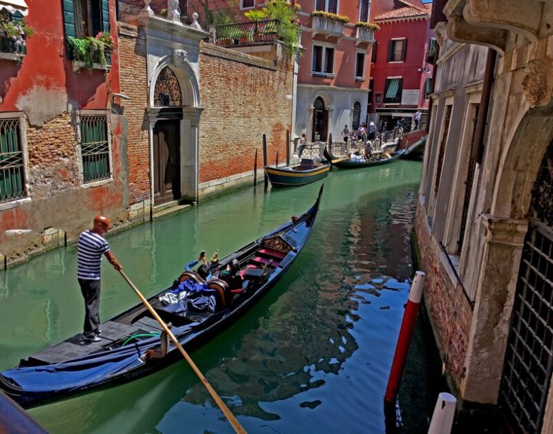 Tour of Doges Palace and Gondola Ride - Gondola Ride Experience