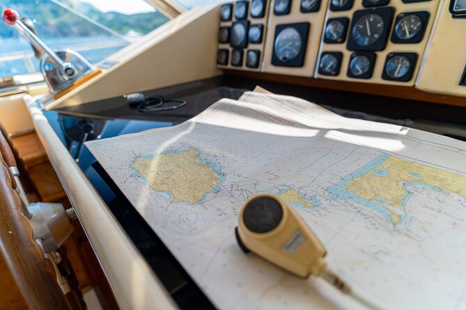 Tour of Ischia in Private Yacht - Key Amenities and Features Onboard