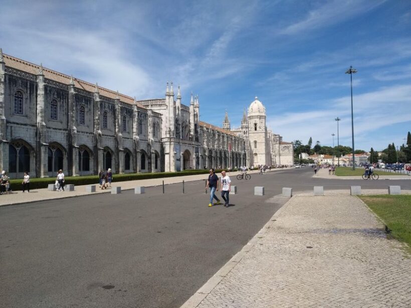 Tour of Lisbon monuments and viewpoints - Who Should Consider This Tour?