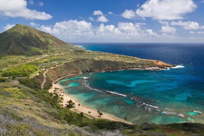 Tour of North Shore & Waimea Waterfall - Starting the Day with a View: Diamond Head State Monument