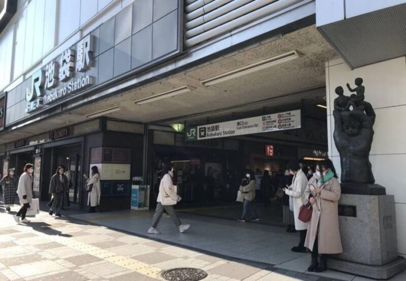Tour of One of the World's Largest Anime and Manga Shops - Store Overview