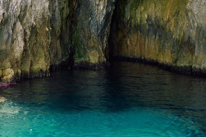 Tour of Ortigia and sea caves by boat in Syracuse - The Sum Up