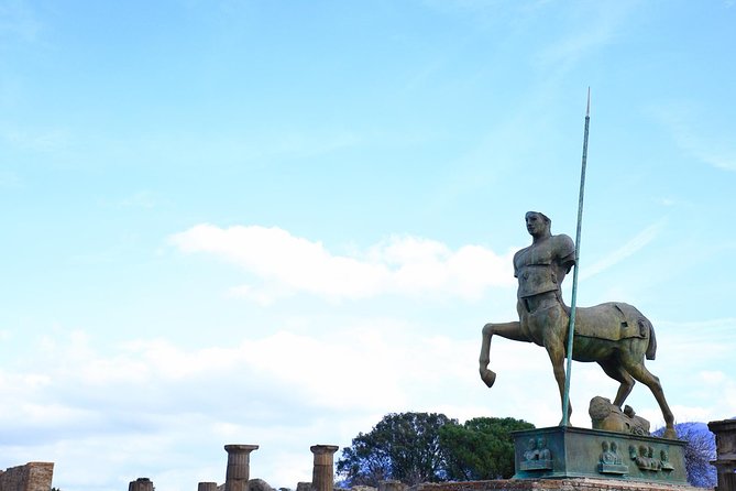 Tour of Pompeii for Kids & Families with Alex and his team - Introduction