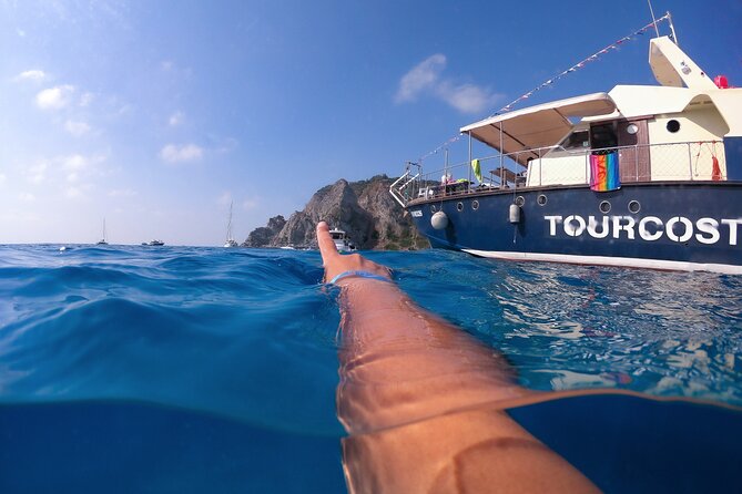 Tour of the Costa degli Dei by boat, 3 hours with aperitif included - FAQs