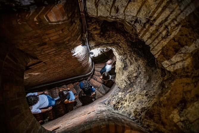 Tour of the historical cellars in Montepulciano - Introduction