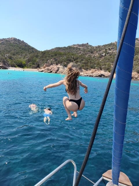 Tour of the islands of the archipelago with lunch and drinks - Key Points