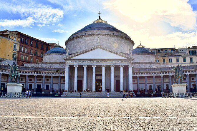 Tour of the Monumental Naples with an art expert - Exploring the Vibrant Spanish Quarters and Street Art