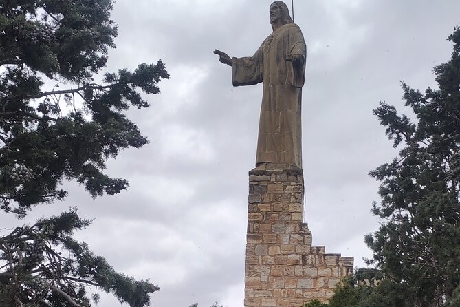 Tour of Tudela and the great desert of Europe. - Strolling Plaza de los Fueros