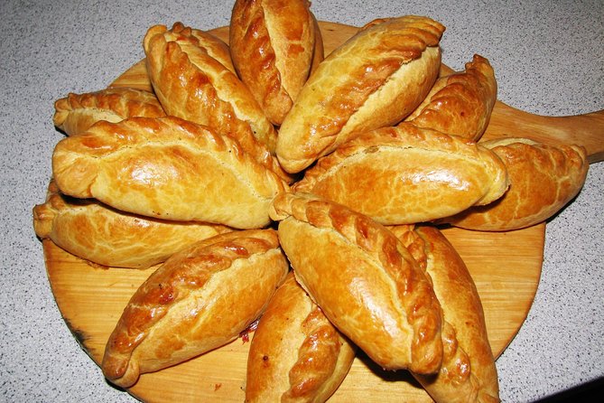 Tour Out of Vilnius: Paneriai Holocaust Park, Trakai, Kaunas - Scenic Lake Views and Boat Tours