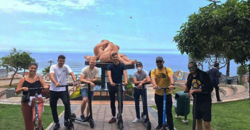 Tour Panorámico en Miraflores en Scooter Eléctrico - A Deep Dive into the Miraflores Scooter Adventure