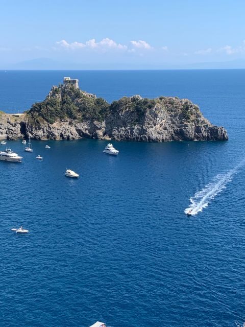 Tour : Positano Sorrento Pompeii Ruins whit Driver - Exploring Italy’s Amalfi Coast and Ancient Ruins: A Balanced Look at the Positano, Sorrento, and Pompeii Tour