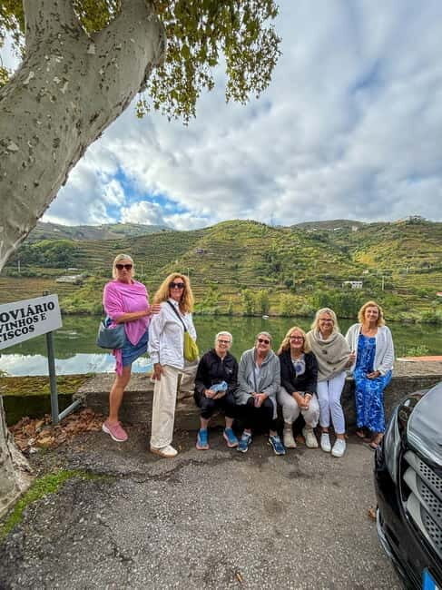 Tour Premium no Douro: Vinho, Cruzeiro e Comida Tradicional - Detailed Breakdown of the Itinerary