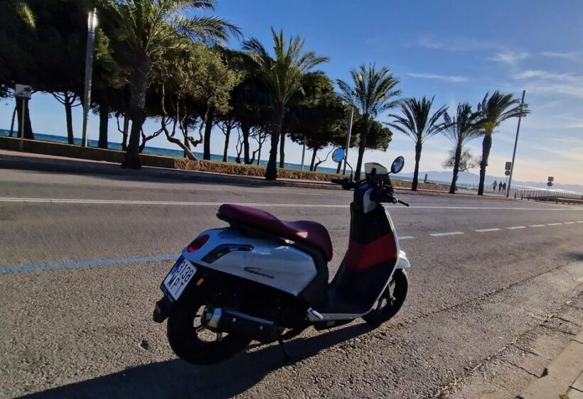 Tour scooter 125 guided Cambrils to red hills 2h with pickup - Who Will Love This Tour?