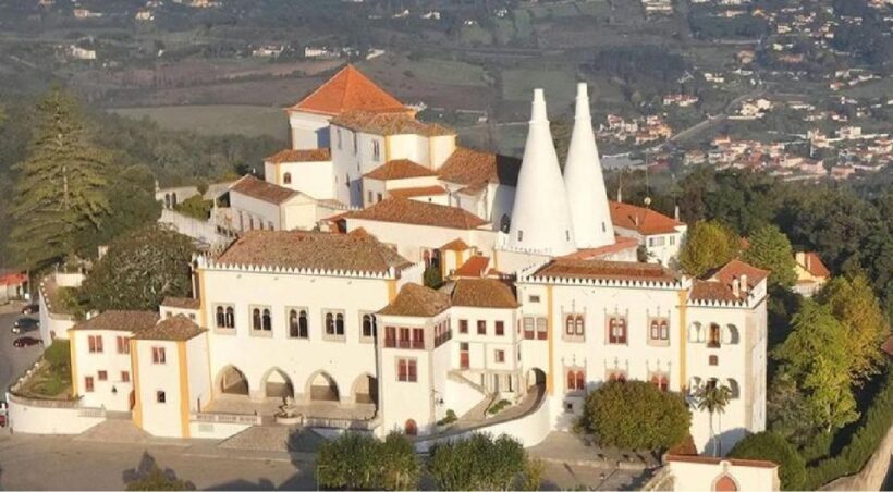 Tour Sintra - Castles and visit to the shore - Discovering Sintra: A Fairy-tale Town with a Personal Touch