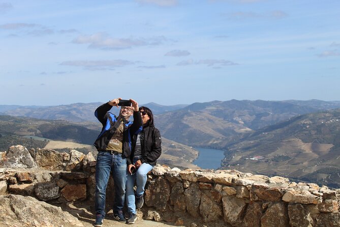 Tour the Douro wine region, and discover the fantastic landscape - Key Points