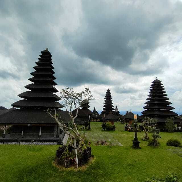 Tour the island of Bali with expert tour guides in Spanish. - Cost and Value: Is It Worth It?