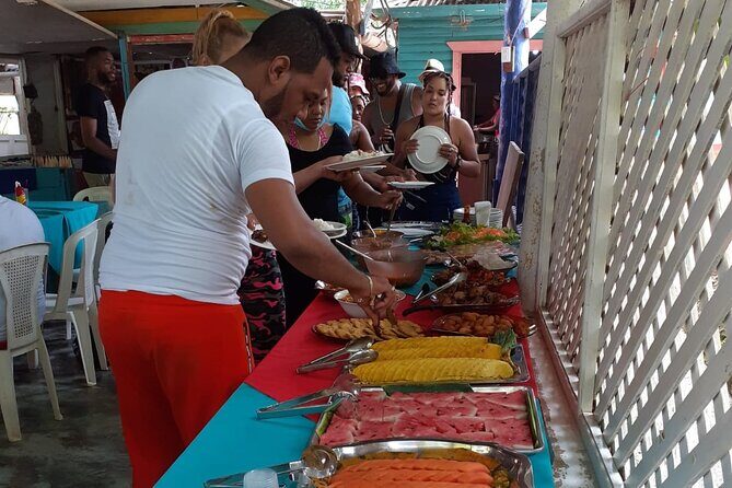 Tour to El Limón waterfall with lunch included from Saman special for cruisers - Transportation and Group Size