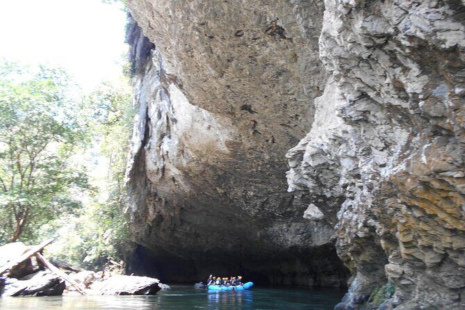 Tour to Río Claro and La Caverna del Cóndor - Introduction