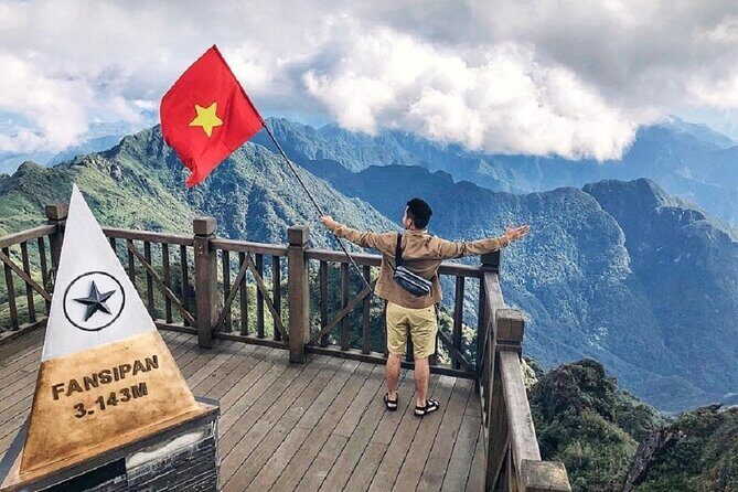 Tour to Sapa town and Cat Cat Village at the Fansipan Mountain - Introduction