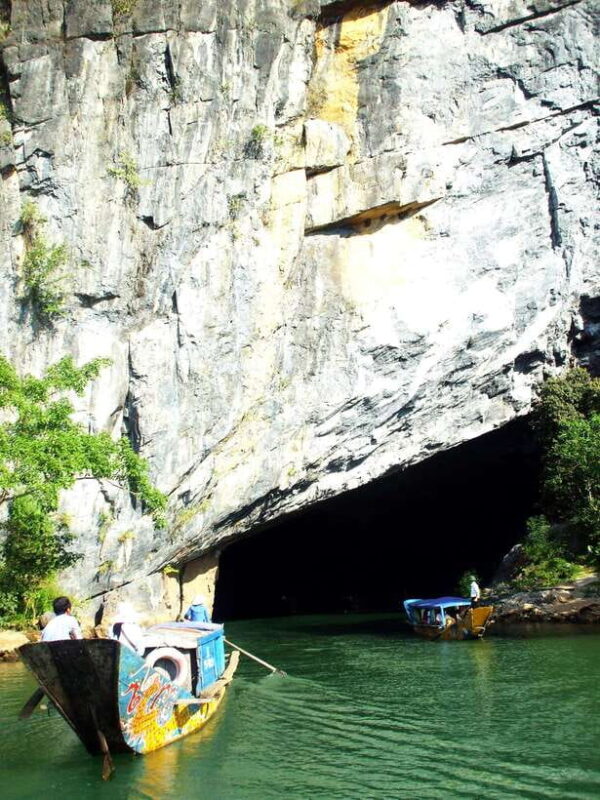 Tour to the Paradise Cave and Phong Nha Cave - What Makes This Tour Stand Out?