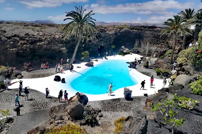 Tour to Timanfaya, Jameos del Agua, Cueva de los Verdes and viewpoint from the cliff - The Sum Up