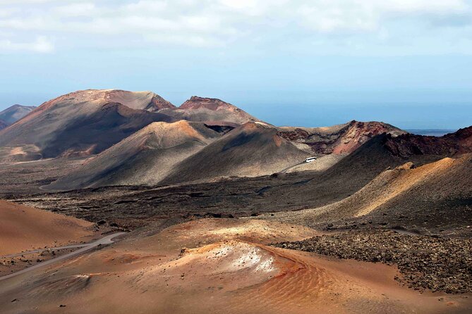 Tour to Timanfaya, La Geria and Laguna Verde for Cruise Passengers - Laguna Verde and El Golfo Beach