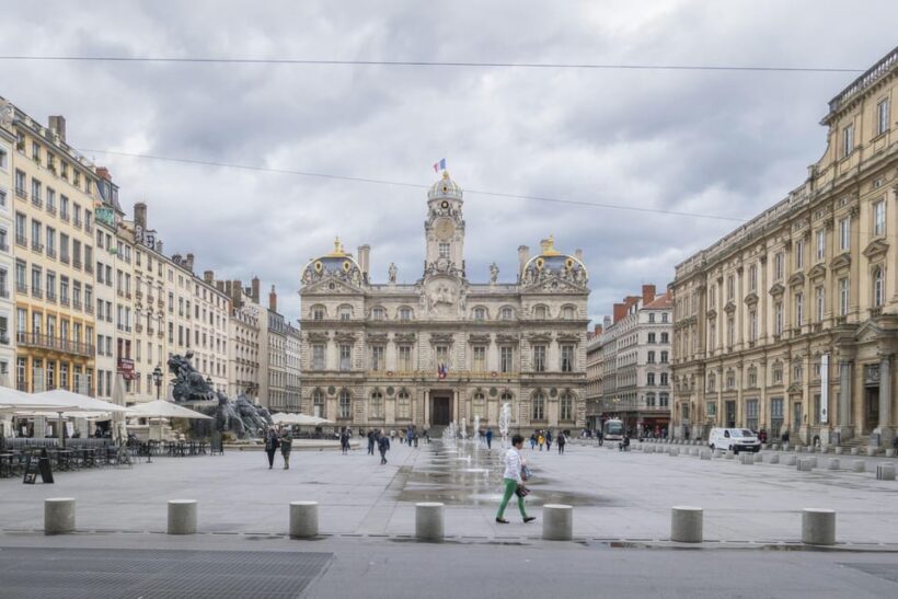 Tour with an Actor-Guide: The Revolution and the End of Lyon - Reenacting Historical Trials and Figures
