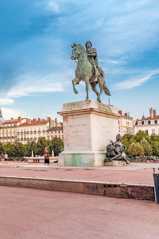 Tour with an Actor-Guide: The Revolution and the End of Lyon - Practical Details and Tips