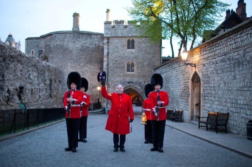 Tower of London: After-Hours Tour with Ceremony of the Keys - Exploring the Tower of London After Hours