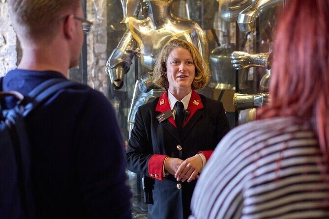Tower of London Guided Tour with Beefeater Meet & Crown Jewels - What Makes This Tour Stand Out?