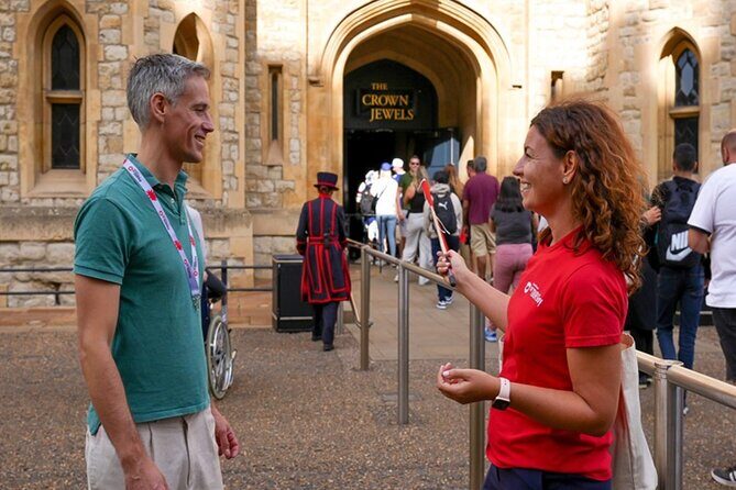 Tower of London Guided Tour with Beefeater Meet & Crown Jewels - What to Expect During Your Visit