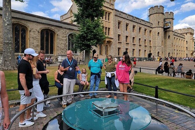 Tower of London Guided Tour with Beefeater Meet & Crown Jewels - Who Will Love This Tour?