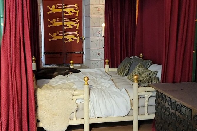 Tower of London: Guided Tour With Thames River Cruise - The Sum Up