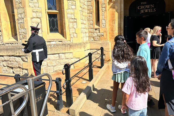 Tower of London Private Tour With Blue Badge Guide - Meeting Point and Logistics