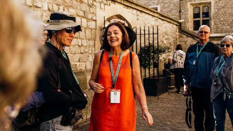 Tower of London Tour with Crown Jewels, plus River Cruise - Key Points