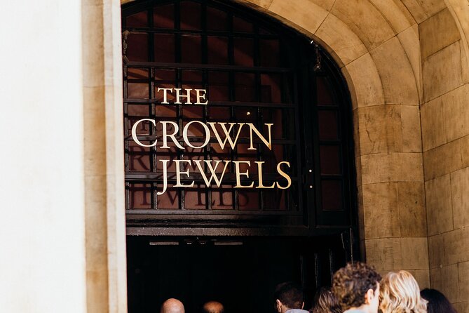 Tower of London Tour With Crown Jewels Review - Viewing the Crown Jewels