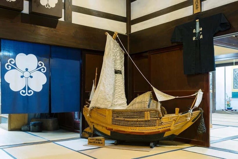 Toyama: 6-Hour Private Walking Tour with Licensed Guide - Discovering Toyama in a Private Guide