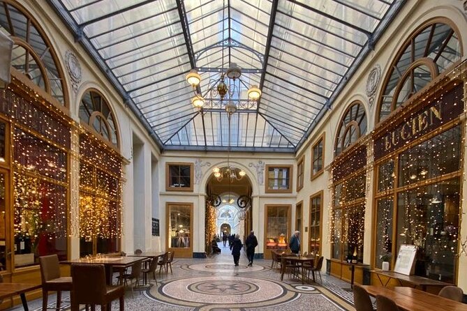 Track game in the Covered Passages of Paris - Practical Details: Duration, Price, and Accessibility