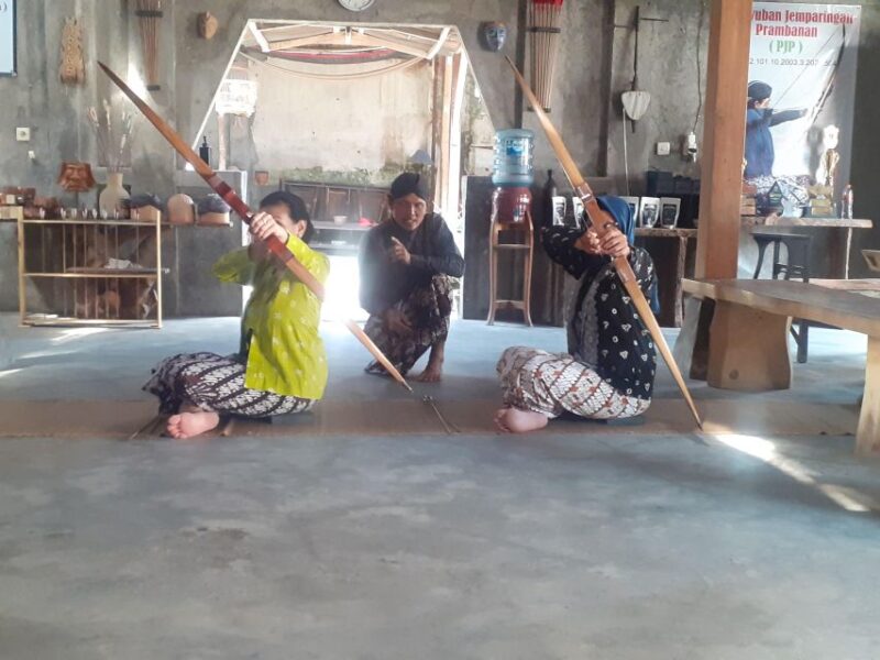 Traditional Archery Class (Jemparingan) - The Cultural Significance of Jemparingan