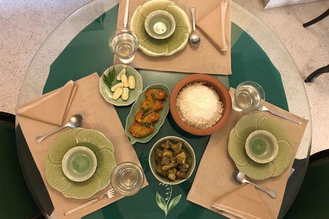 Traditional Bengali Cooking Class in Kolkata in a Local Home - The Meal and Atmosphere