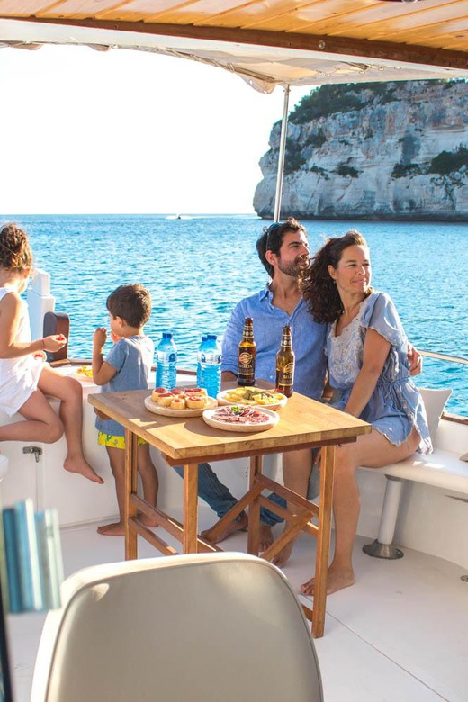 Traditional boat 10 beaches in the south of Menorca. Snorkeling, SUP and drinks - Authenticity and expert guidance