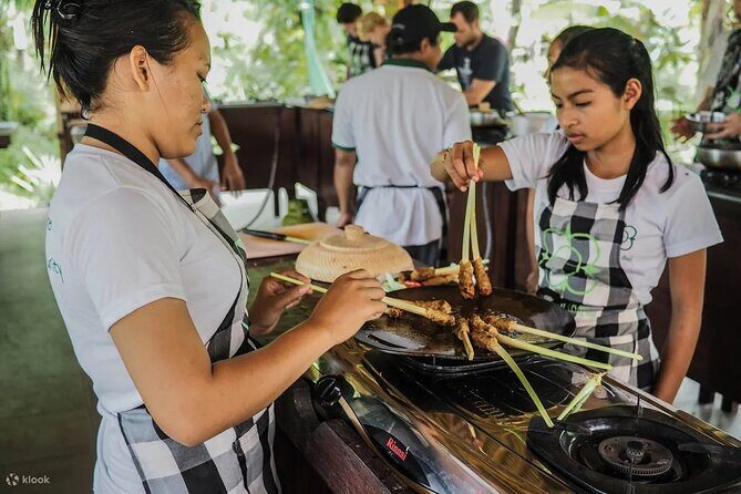 Traditional Cooking Class In Ubud With Local Balinese Family - Detailed Breakdown of the Itinerary