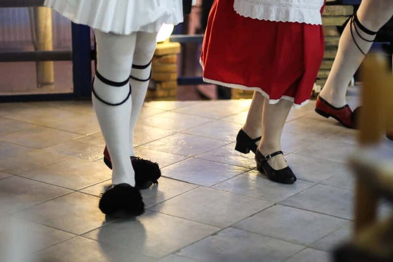 Traditional Greek Show in Plaka with Dinner - An In-Depth Look at the Experience