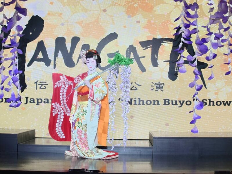 Traditional Japanese Dance Show! The Art of Nihon Buyō - Preserving Japans Cultural Heritage
