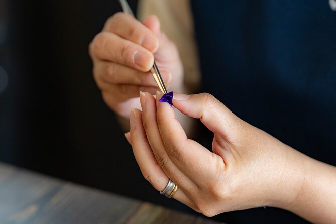 Traditional Japanese Fabric Flower-Making Tsumami Zaiku Class - Key Points