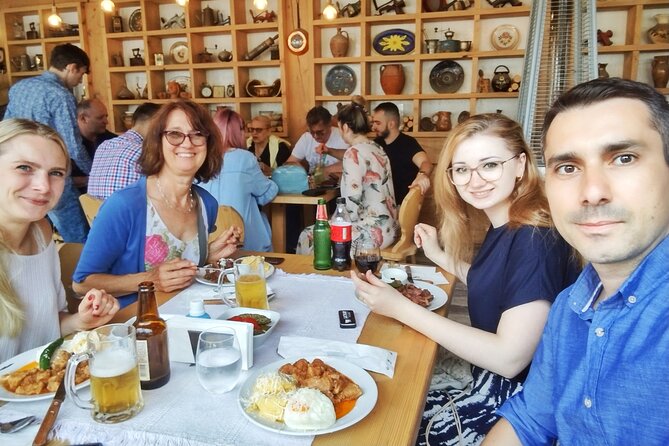 Traditional lunch and Old Town Private Tour with a local guide - Who Should Consider This Tour?