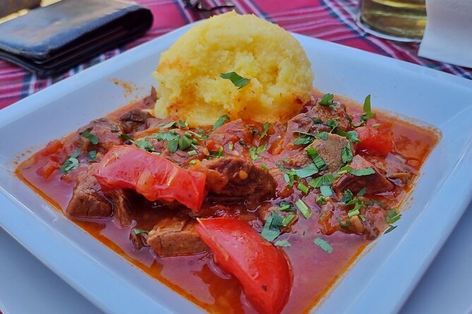 Traditional lunch and Old Town Private Tour with a local guide - The Sum Up