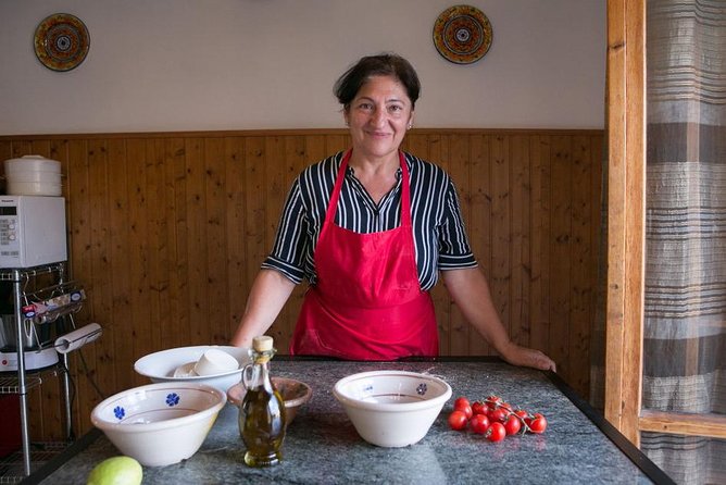 Traditional Tuscan Cooking Class in Florence - Host and Atmosphere